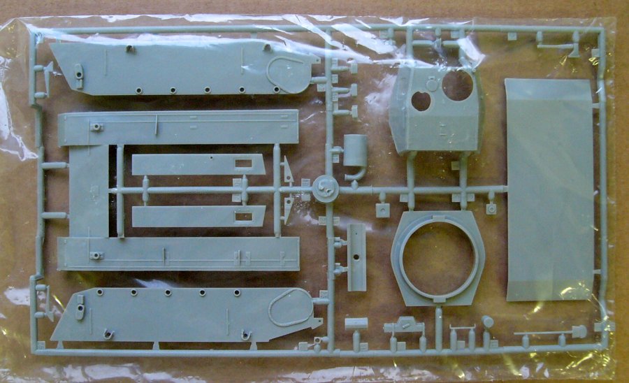 MODELIMEX Online Shop | 1/35 SdKfz.123 LIGHT RECCE TANK - LUCHS | your ...